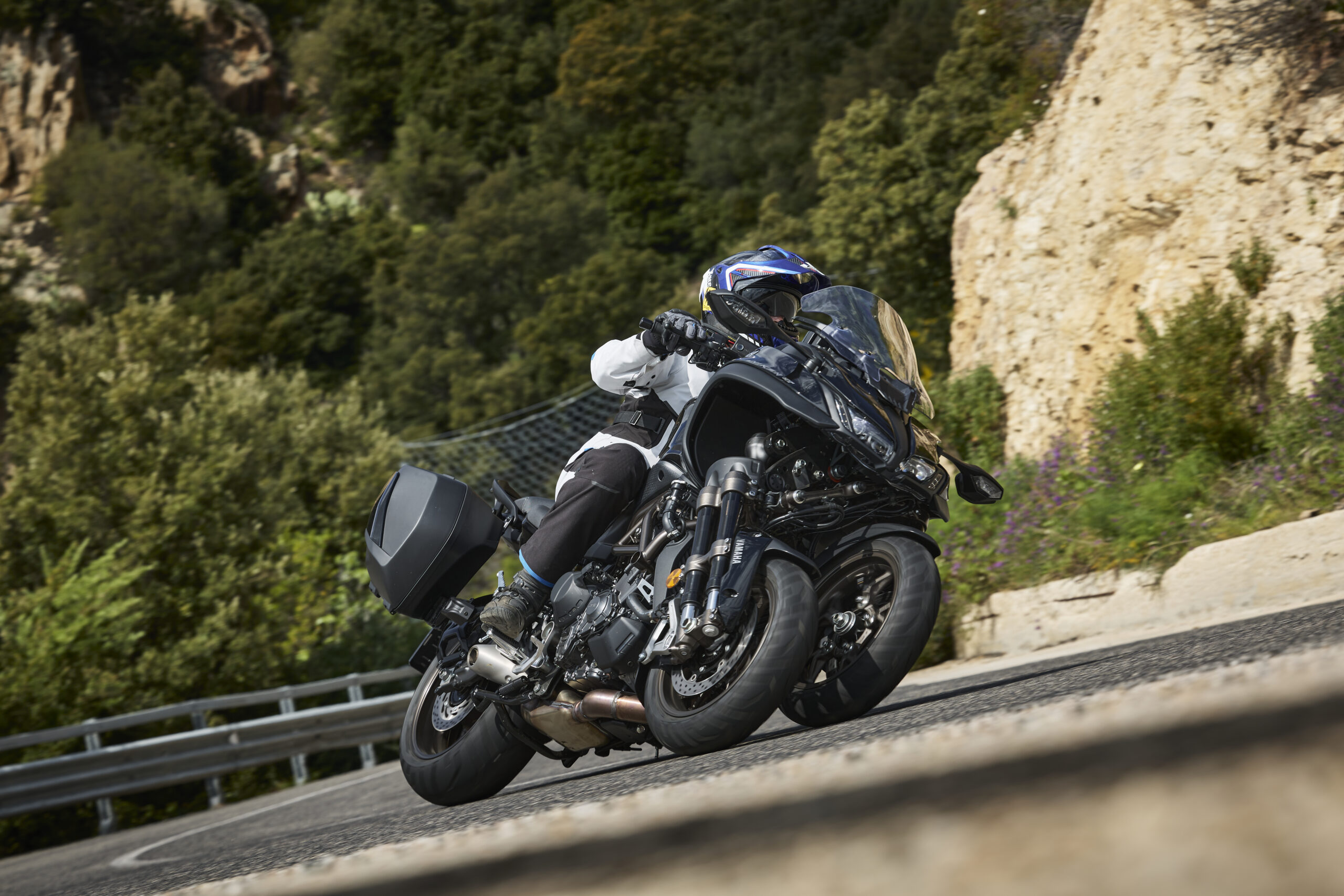 Carving med Yamaha Niken » Speed Motorcenter